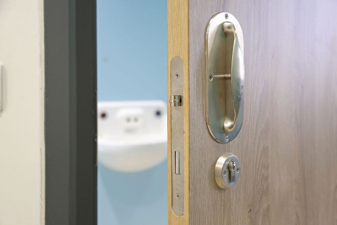 Cheshire and Wirral Partnership NHS FT - Safehinge EN-AU