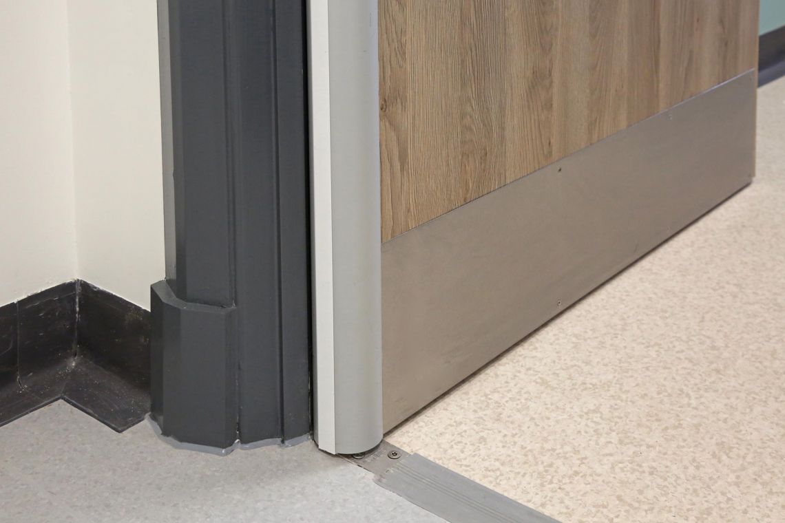 Anti-barricade pivot system - Safehinge EN-US