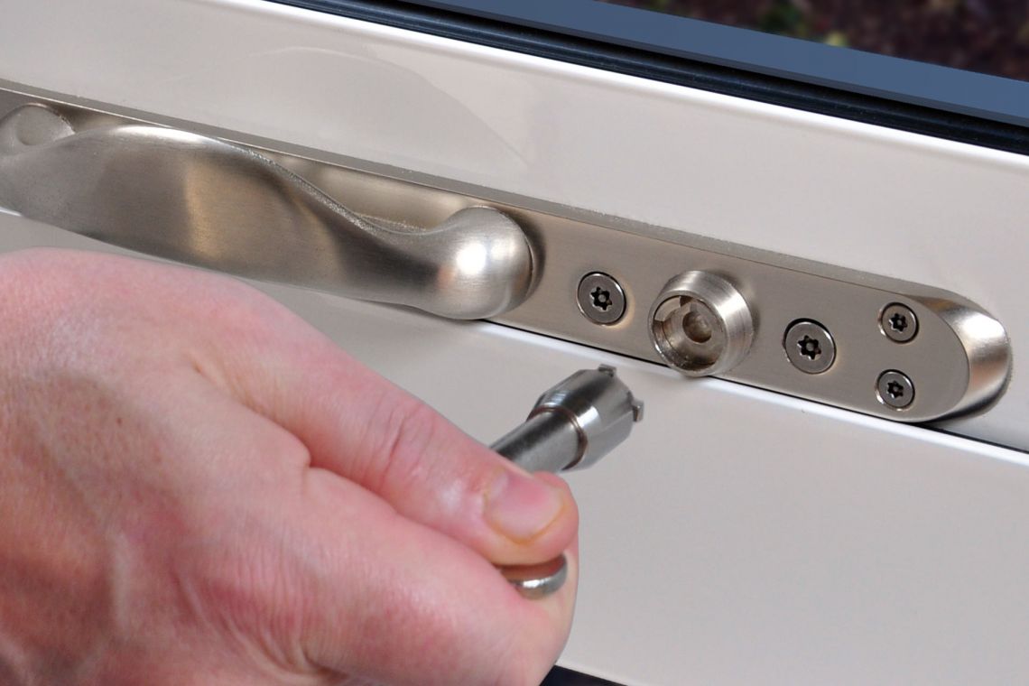 Anti-Ligature Lifeline Keyway Window Handle - Safehinge EN