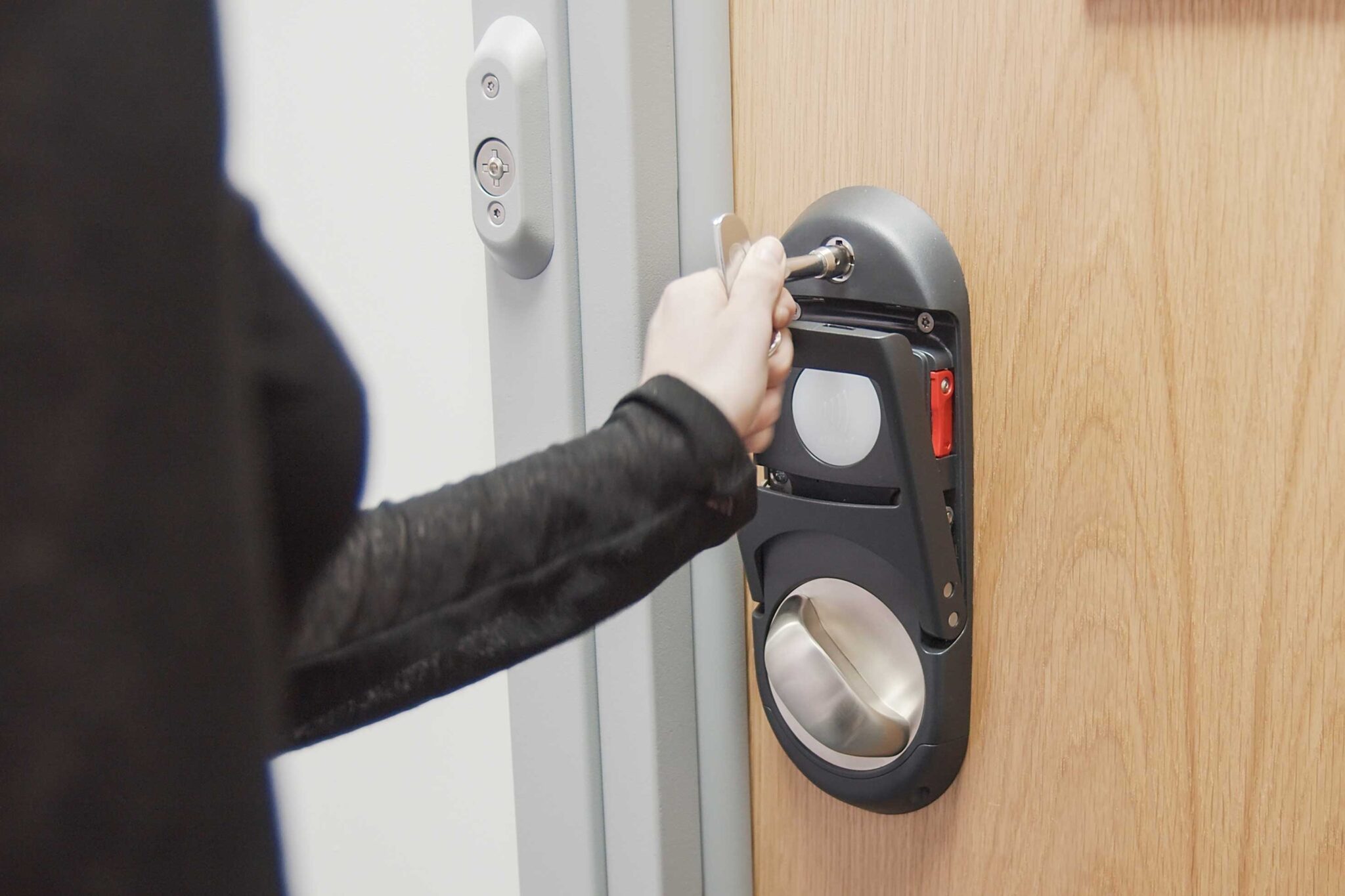 Get In Touch - Safehinge EN